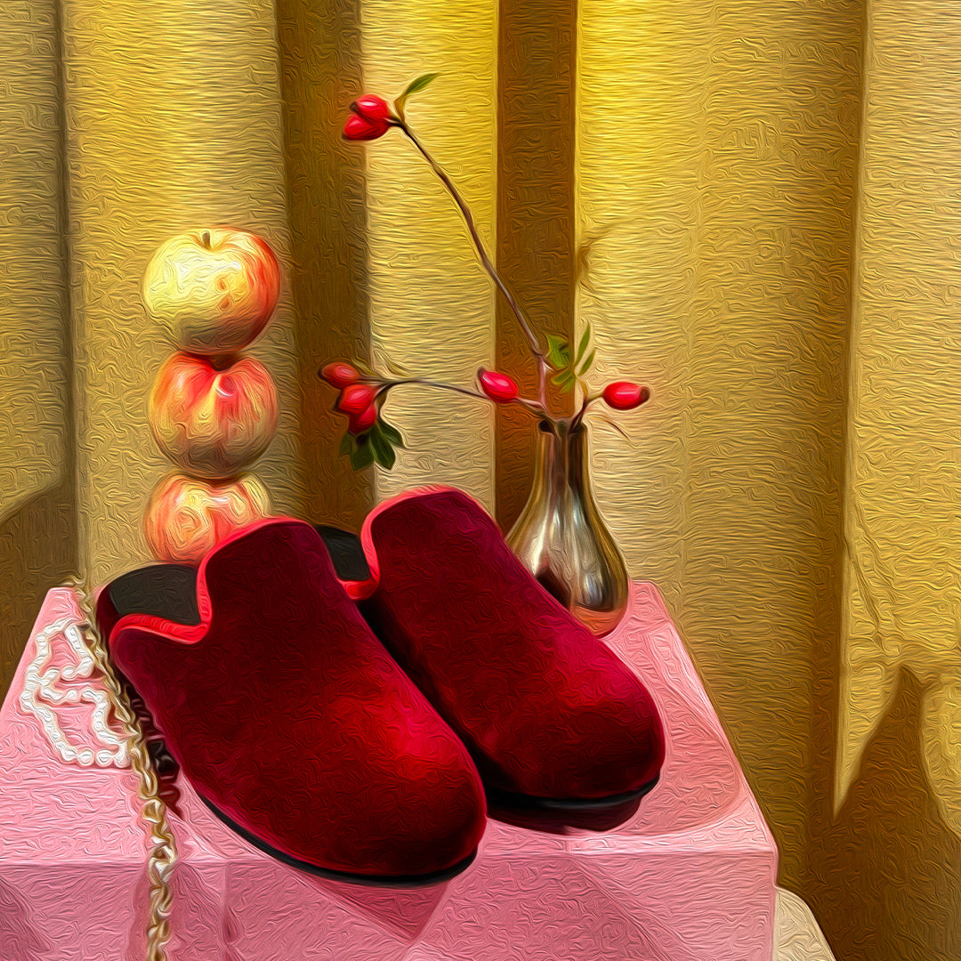 RED QUEEN Slippers - velvet slippers for women
